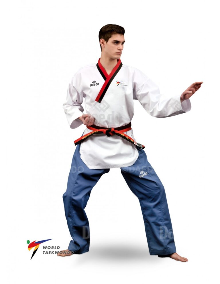 Dobok Poomsae “POOM” masculino Daedo – The Master SpA