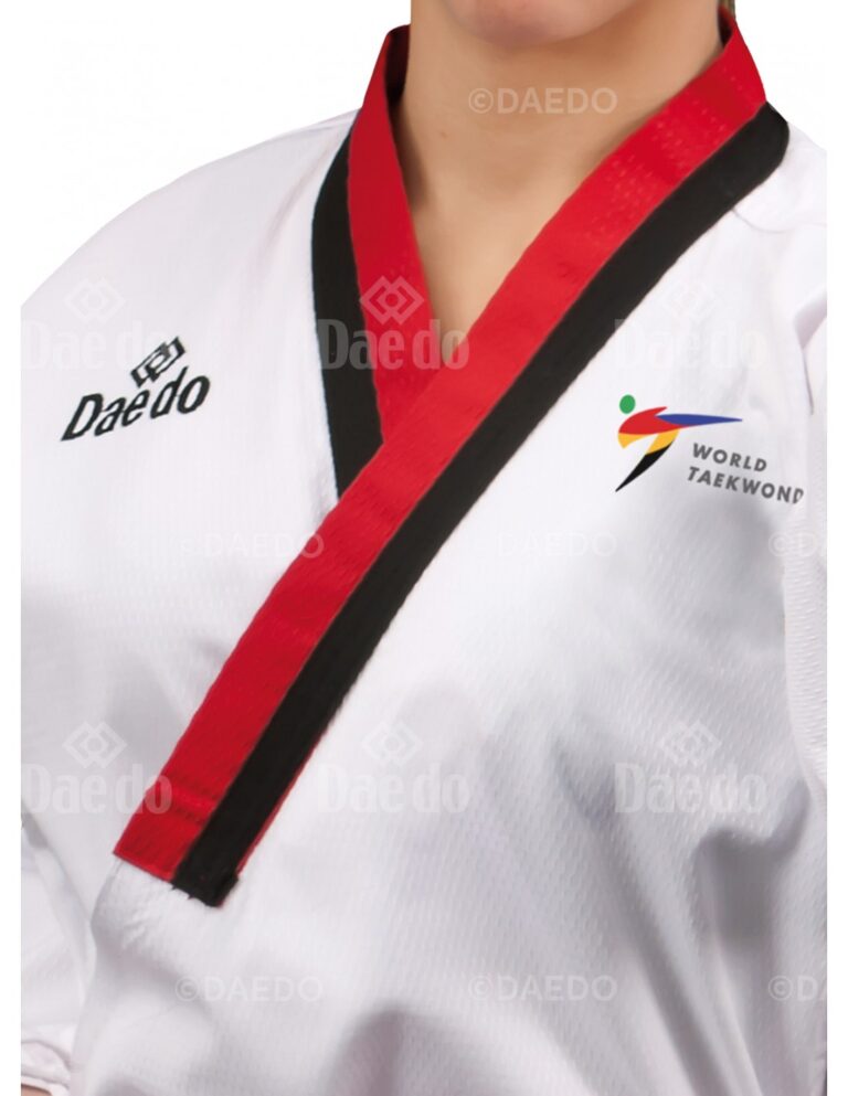 Dobok Poomsae “POOM” femenino Daedo – The Master SpA