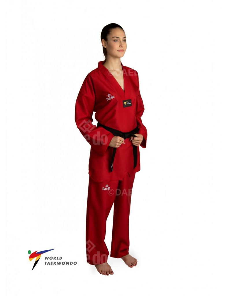 Dobok Hi-Tech «Daedo» Rojo WT – The Master SpA